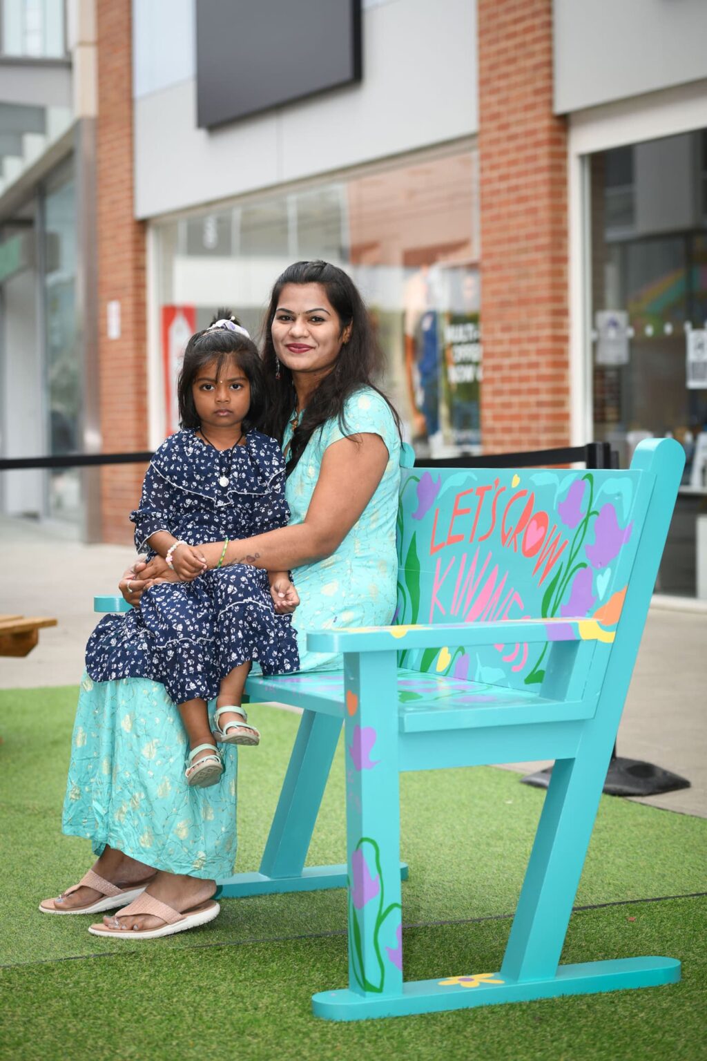 New Square Unveils Kindness Bench